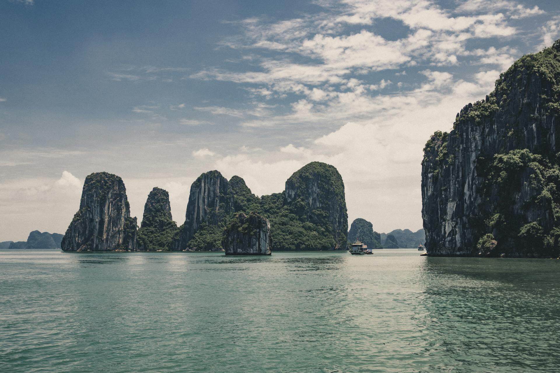 Discovering Vietnam: A Comprehensive Travel Guide – HTH Vietnam Tours ...